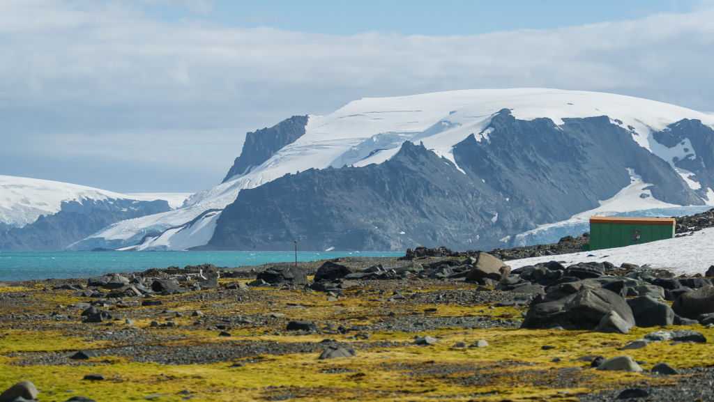 Melting ice reveals remains of Antarctic researcher who vanished 66 ...
