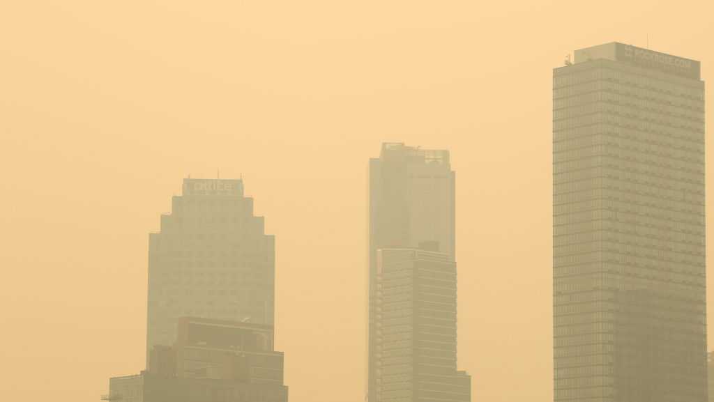 East Coast grapples with thick smoke from Canada wildfires