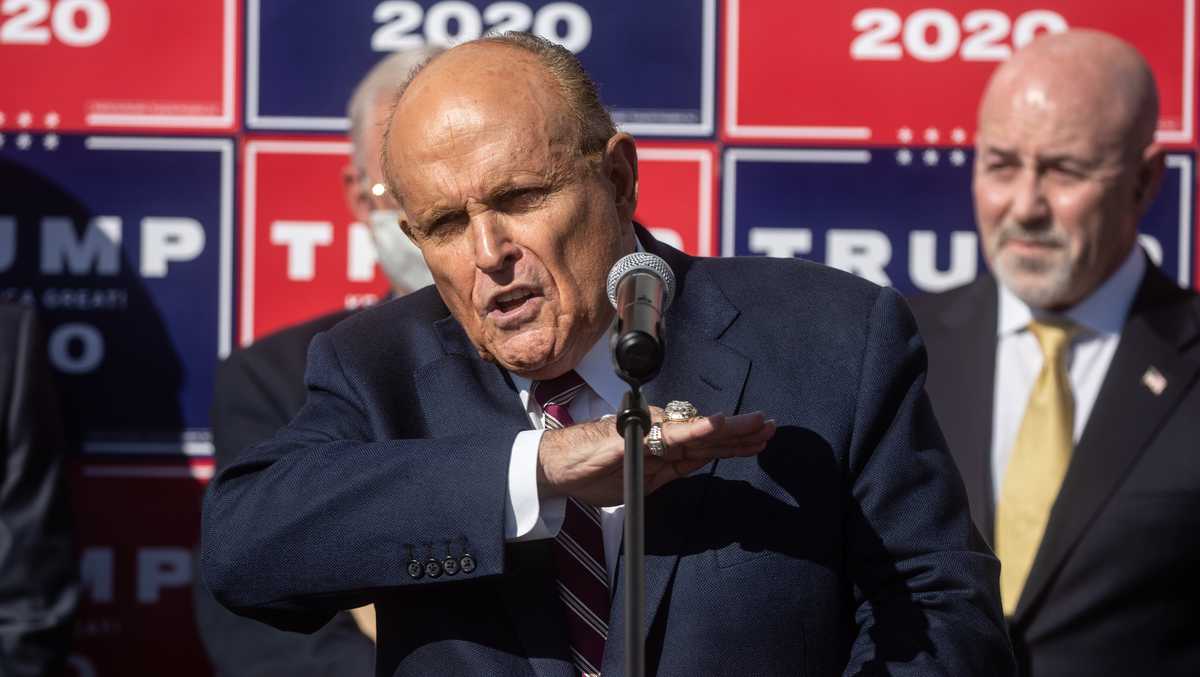 Giuliani turns himself in as bond is set at $150,000