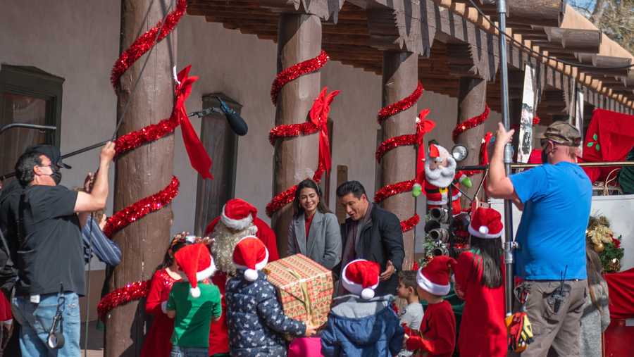 Holiday in Santa Fe stars Mario Lopez