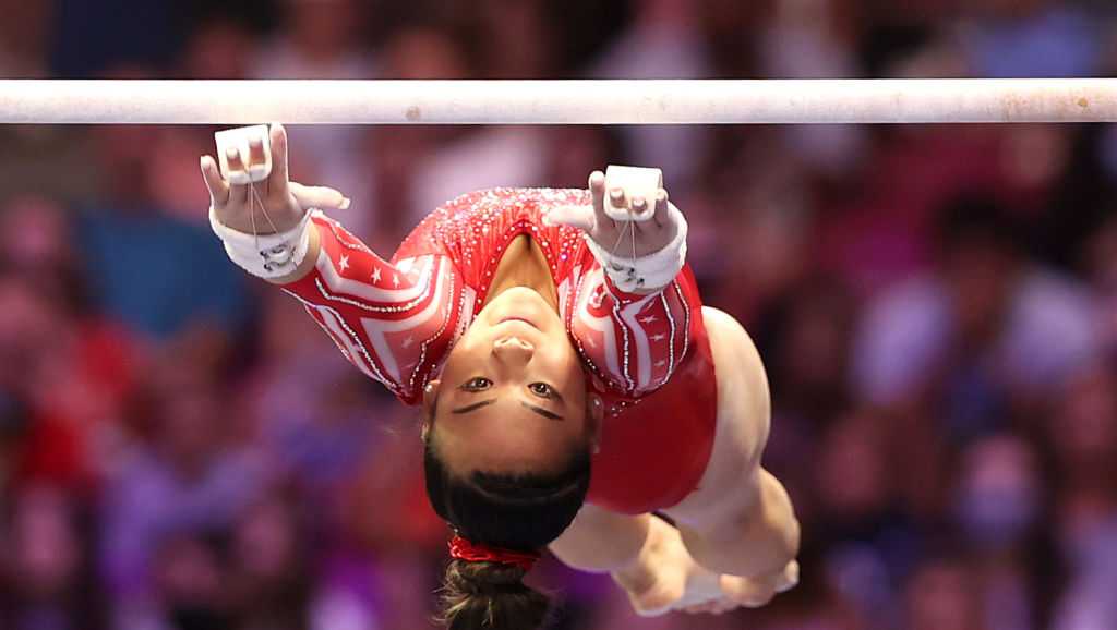 Podium Training: Suni Lee prepares dazzling bars routine