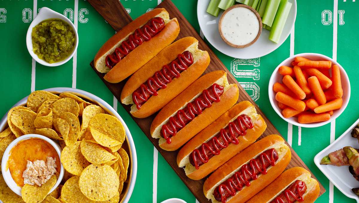 Hosting Sunday football? This list feeds eight people for $7 each