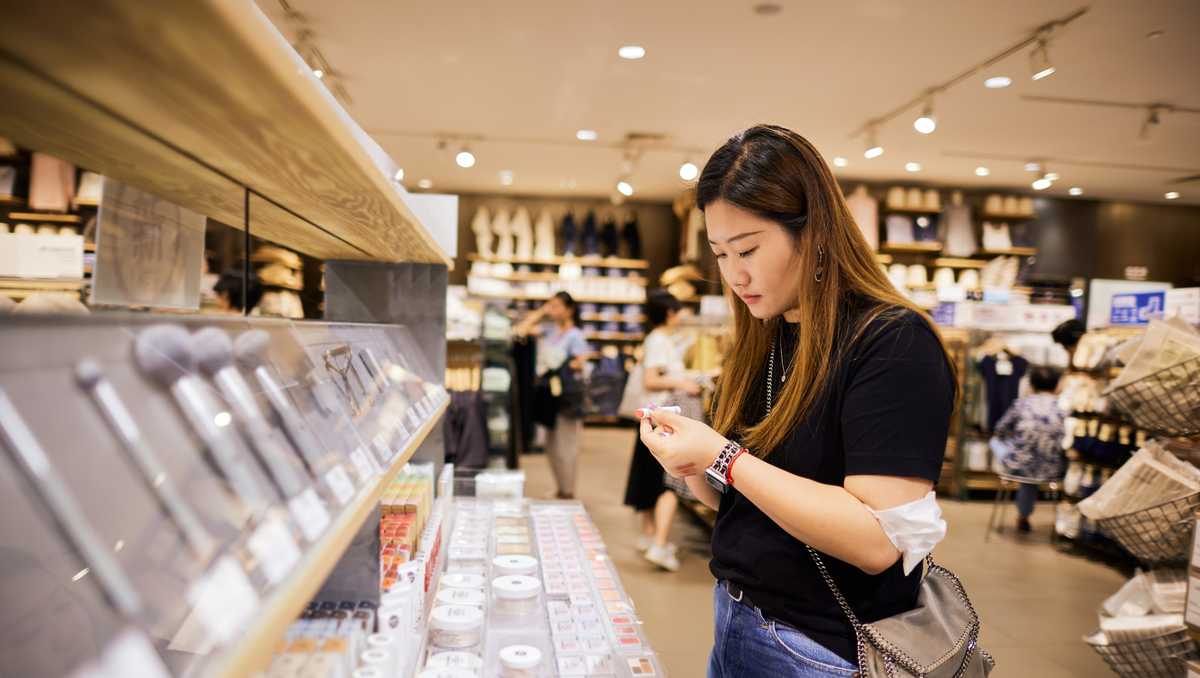 This item can indicate how Americans feel about the economy
