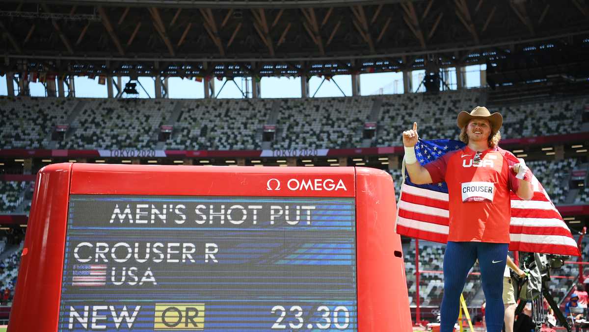 Arkansas volunteer Ryan Crouser wins Olympic medal for shot put