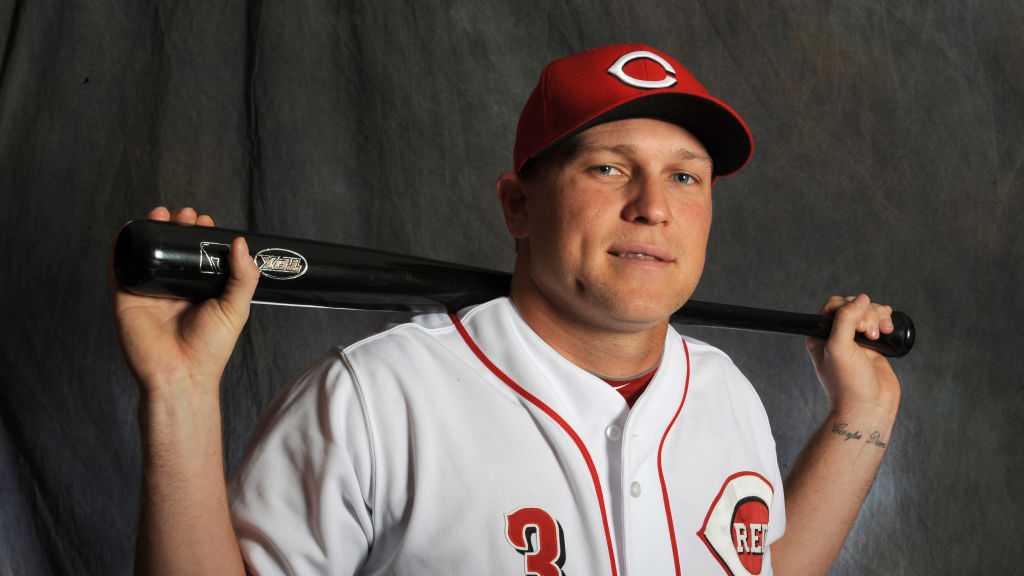 Reds hire former player Chris Valaika as new hitting coach under Terry ...