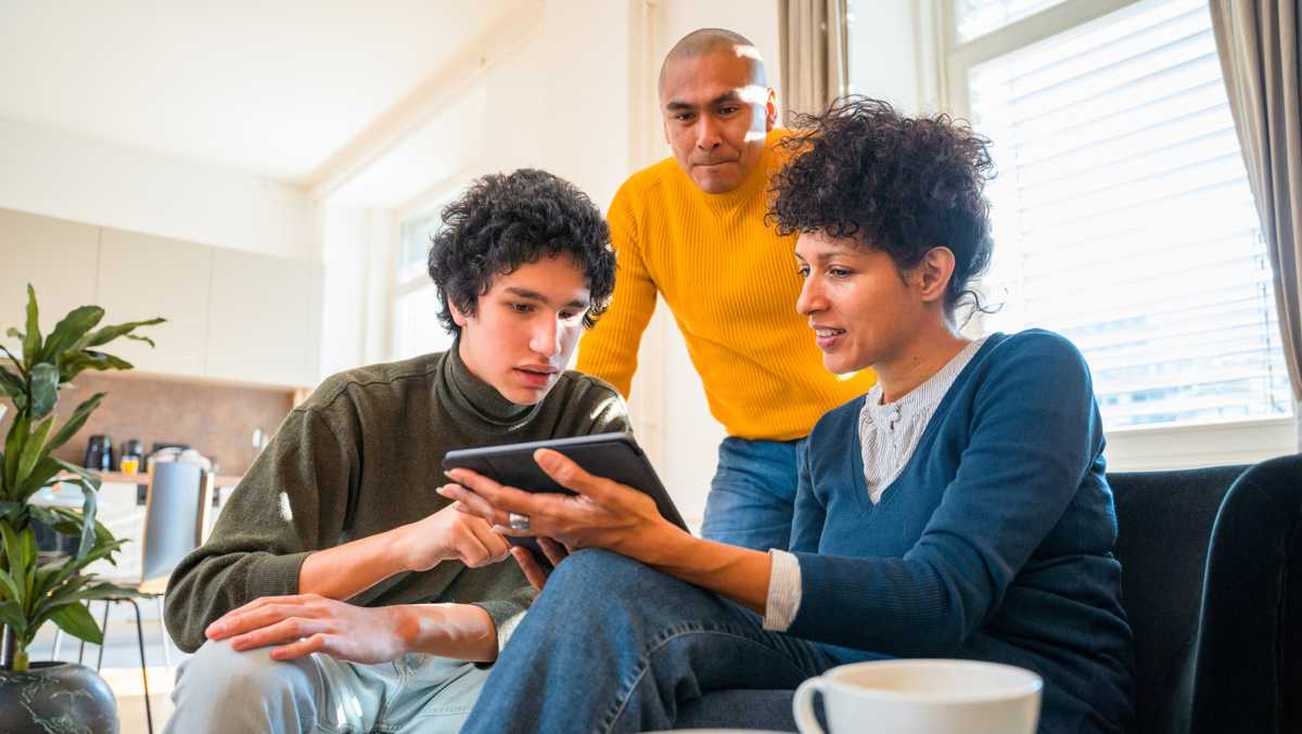 Teens are seeking social media balance — and they think their parents ...