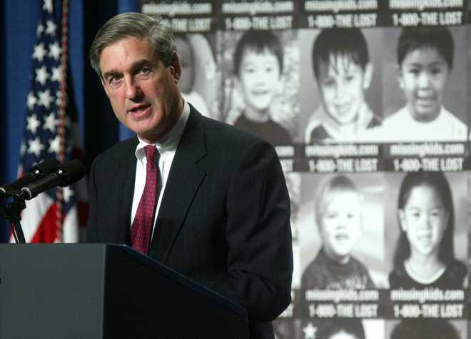 Former FBI Director Robert Mueller, who investigated Russia-Trump ...