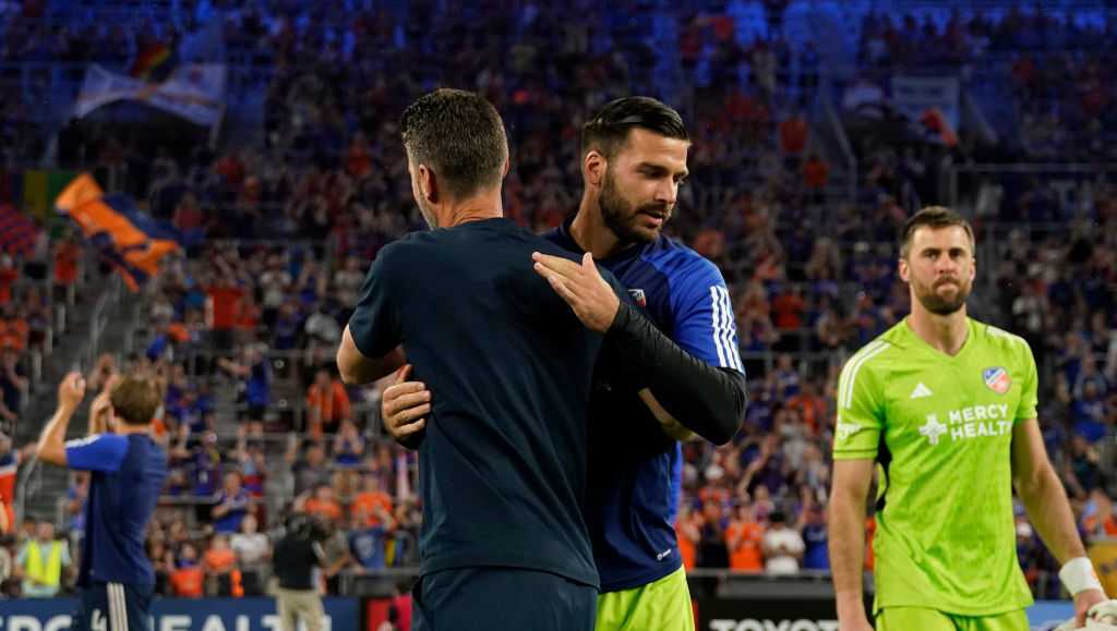 FC Cincinnati re-sign goalkeeper Evan Louro to contract extension