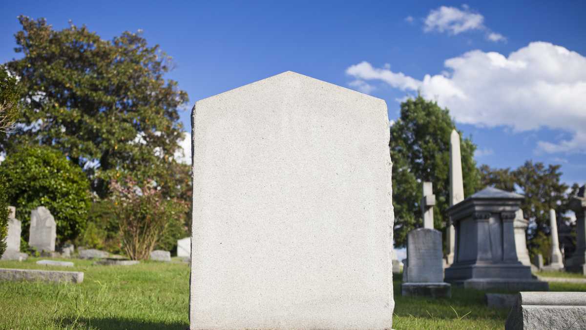Gravesite located next to sidewalk in Jacksonville