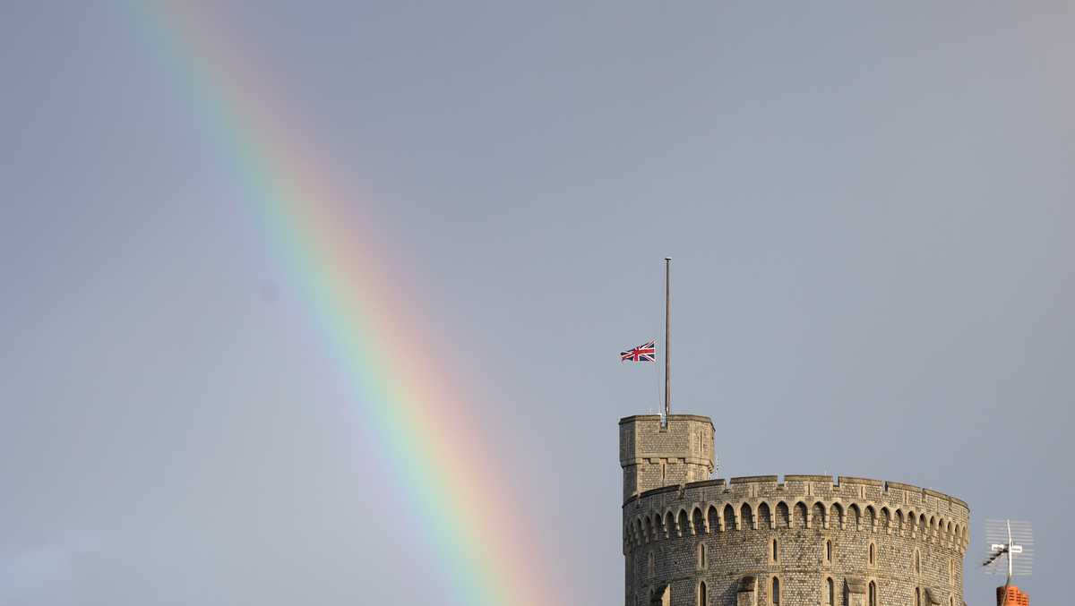 Rainbow seen near England castle following Queen Elizabeth death
