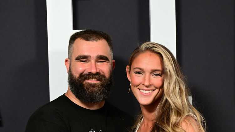 Jason, Kylie Kelce announce new baby; Travis Kelce shows support