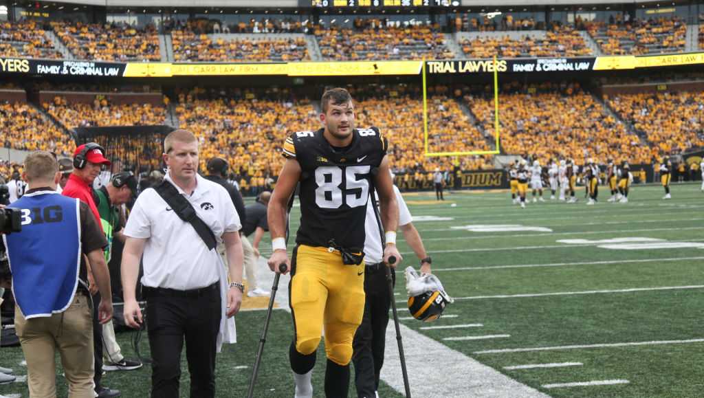 Luke Lachey announces return to Iowa football for 2024 season