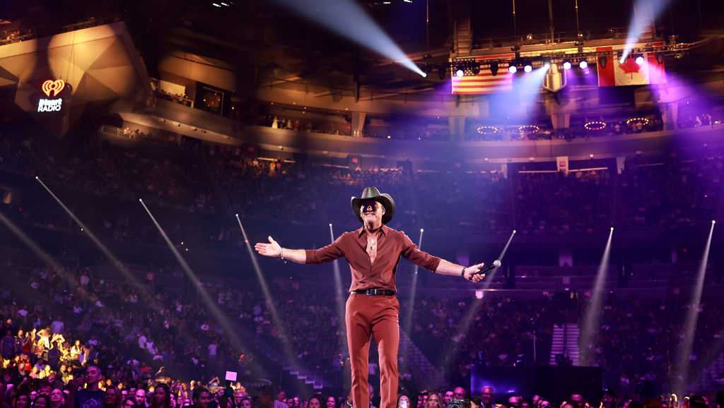 Tim McGraw tickets: How to see the Field of Dreams concert in ...