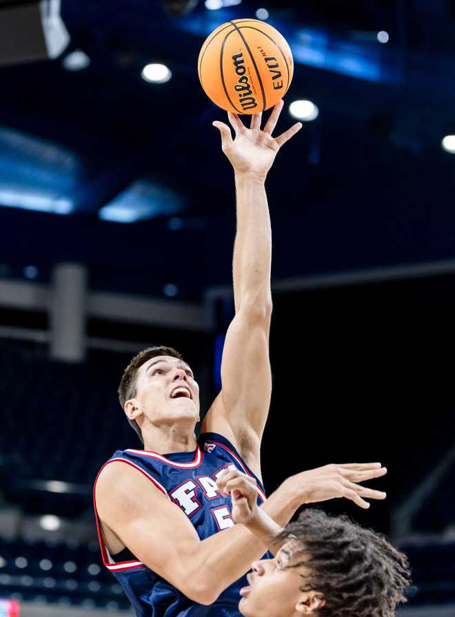 Goldin scores 19 as No. 10 Florida Atlantic opens with win over Loyola ...