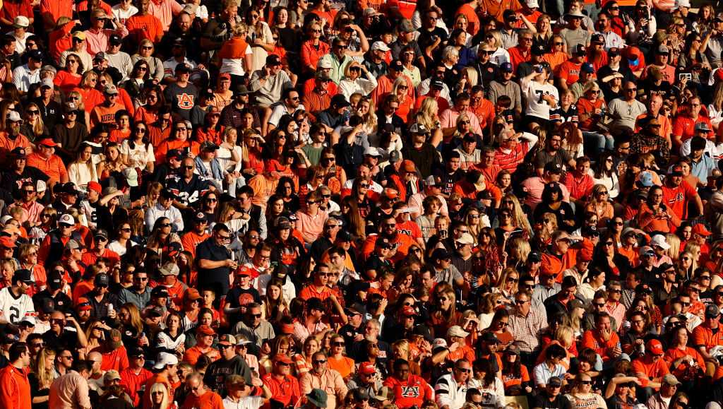 Auburn Tigers fans share high hopes at annual fan fest