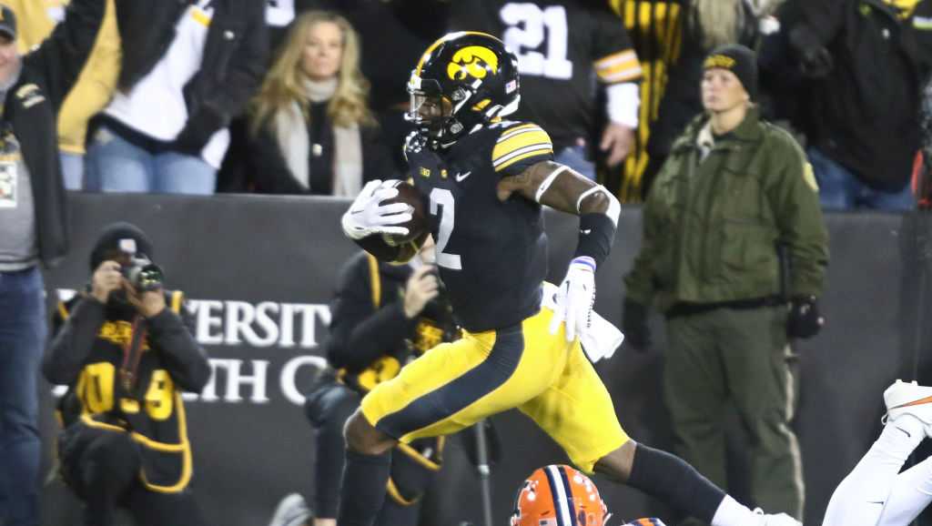 Iowa earns Big Ten Championship Game berth after beating Illinois