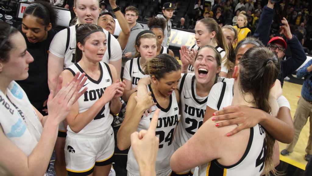 AP Top 25: Iowa women stay at No. 4 heading into Cy-Hawk game