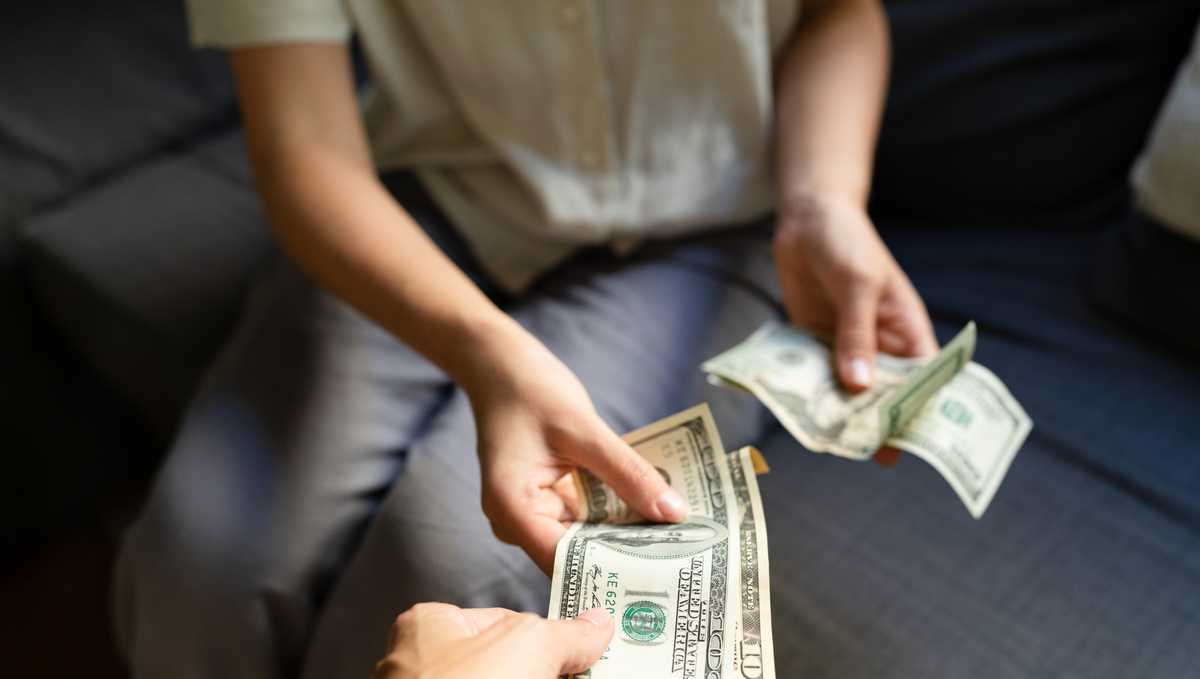 Mid-year money moves: Do's and don'ts of investing mid-year