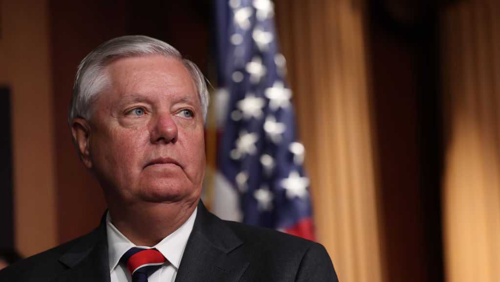 Lindsey Graham says FBI investigating possible hack of his phone