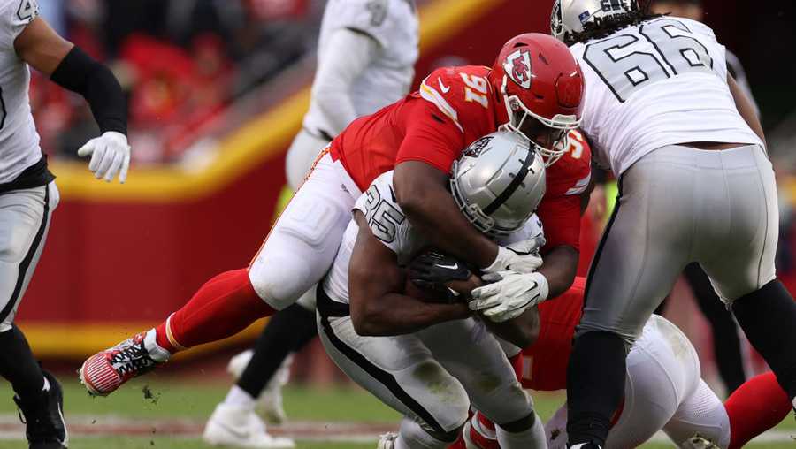 Report: Derrick Nnadi returning to the Chiefs