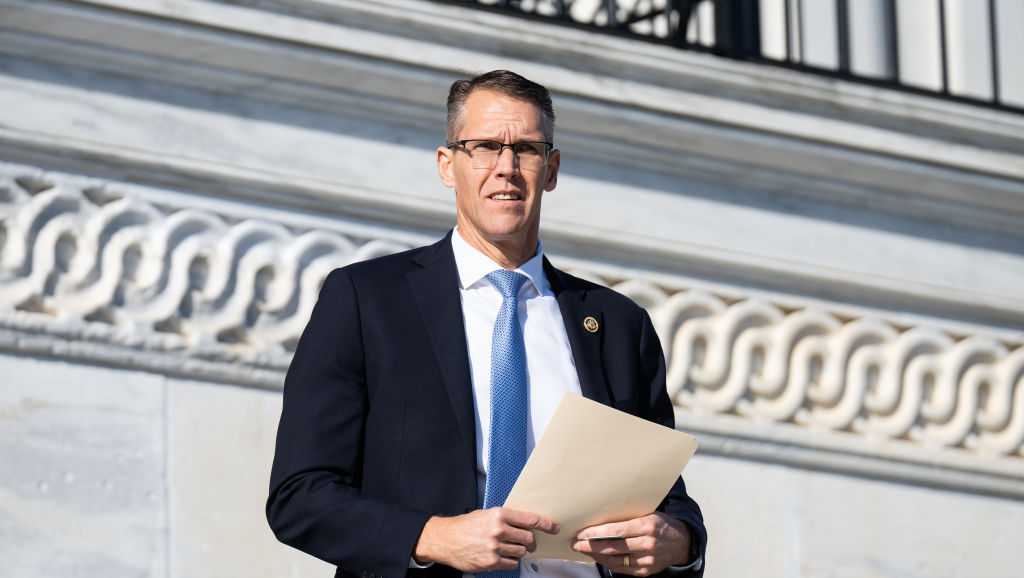 2026 Iowa governor's race: Randy Feenstra launches campaign