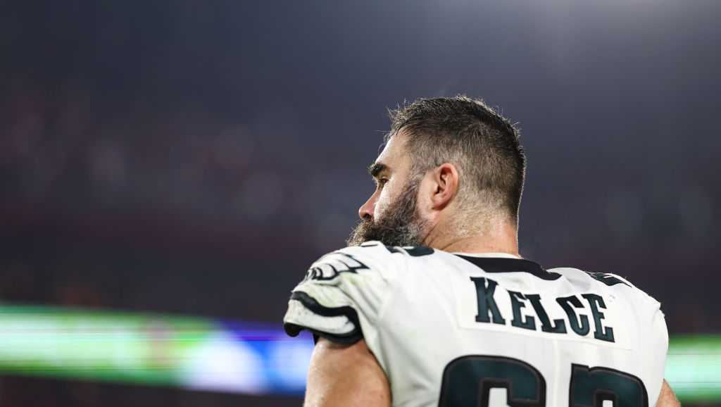 Report: Former Bearcat, 7-time Pro Bowler Jason Kelce to retire
