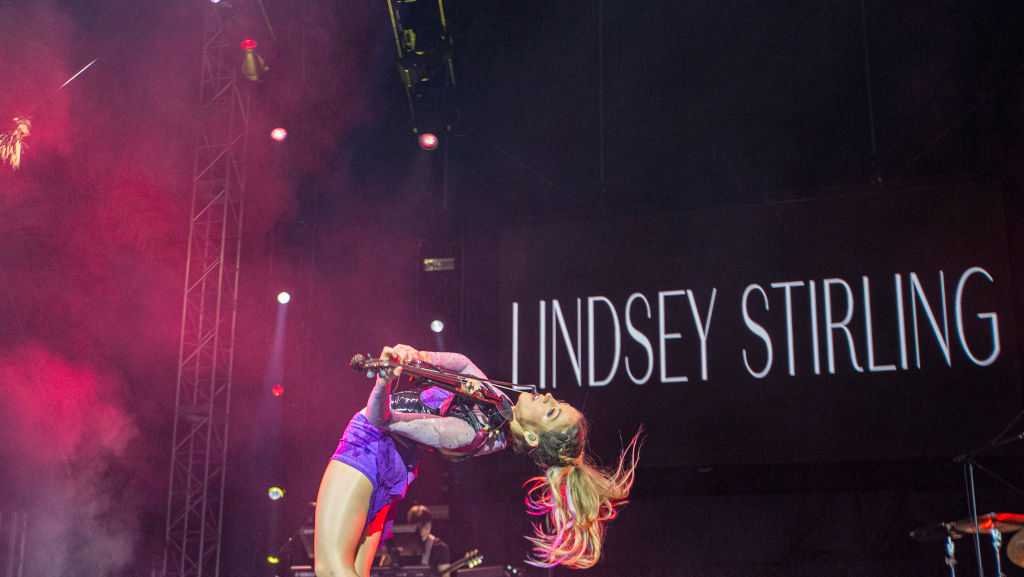 Omaha-area stage hosts violinist, dancer Lindsey Stirling