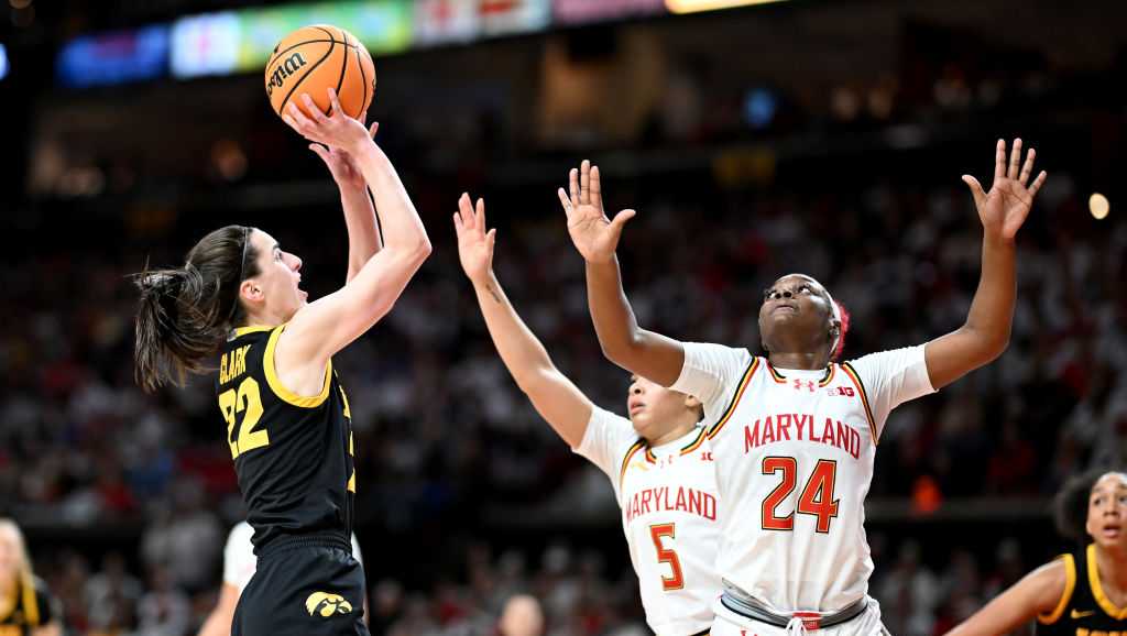 NCAA scoring recordholder says she's happy for Caitlin Clark as Iowa ...