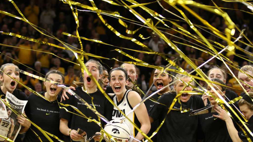 Photos: Iowa basketball, Hawkeyes fans celebrate Caitlin Clark's record