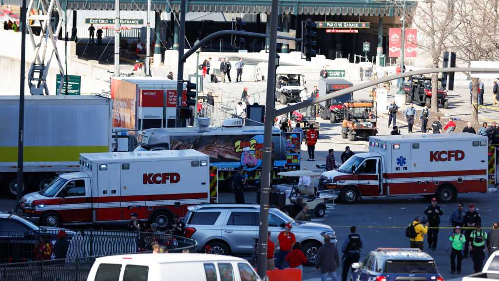 Couple says they saw shooter after shots fired at Union Station