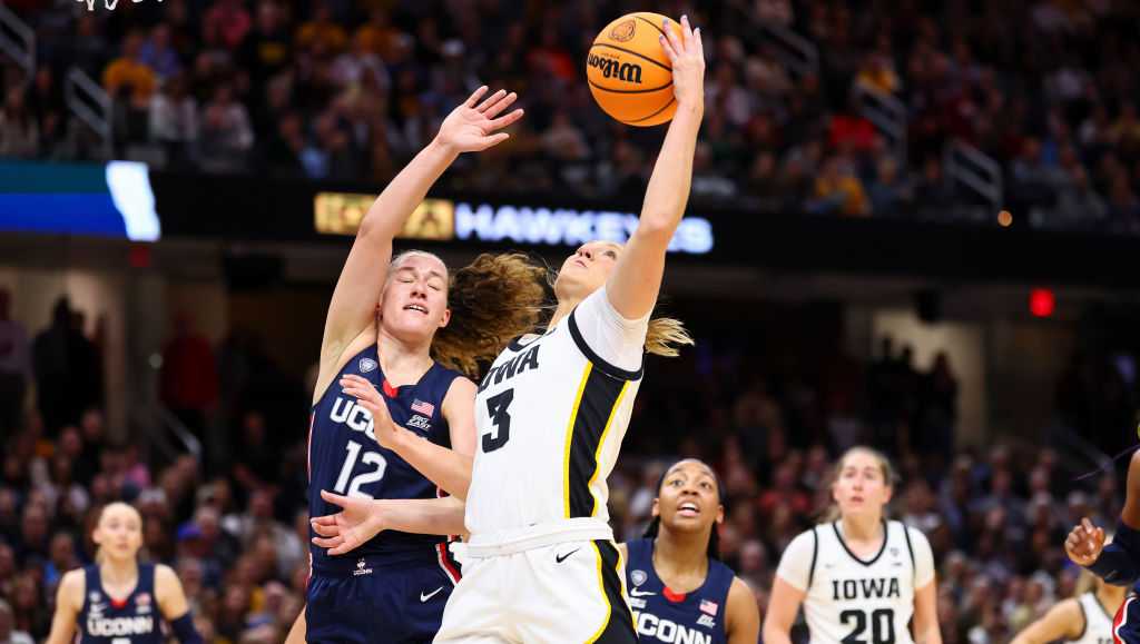Final Four: Photos from Iowa-UConn in Cleveland