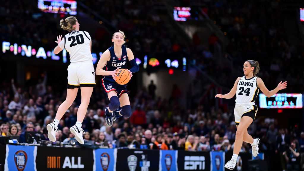 Final Four: Photos from Iowa-UConn in Cleveland