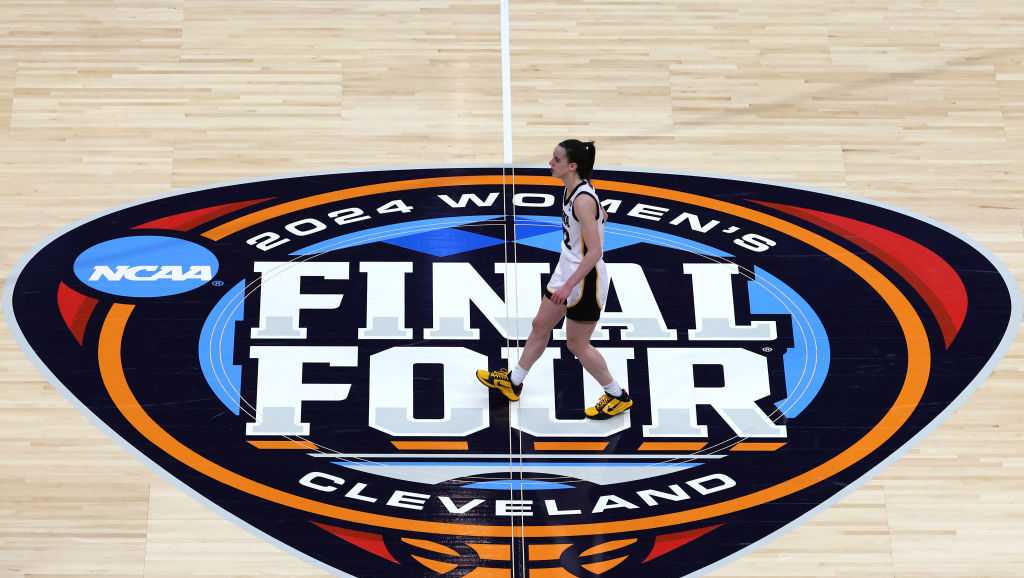 Highlights and photos from Iowa-UConn in the Final Four