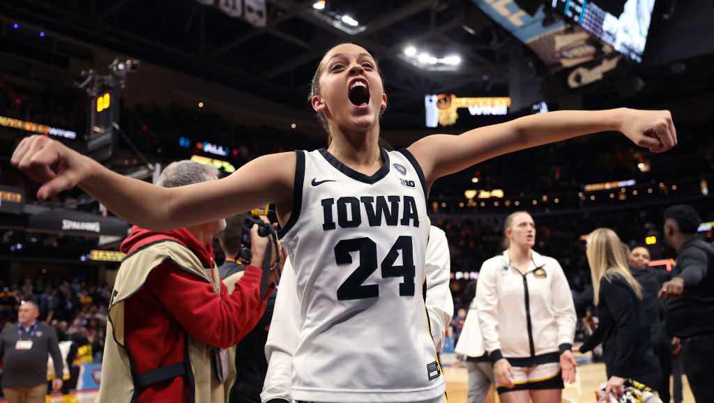 Recap: Iowa survives wild fourth quarter vs. UConn