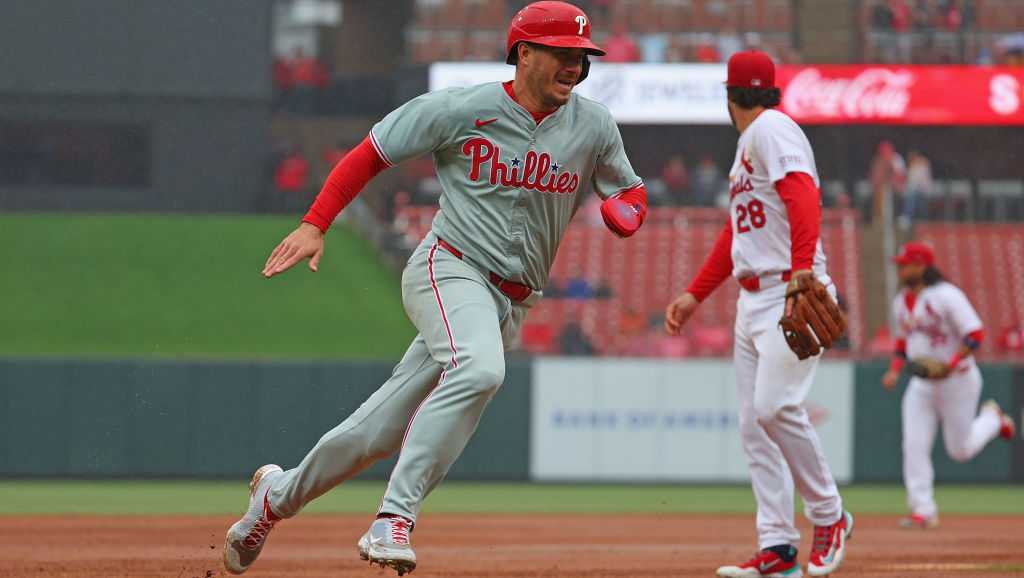 Phillies win series against Cardinals with 4-3 victory