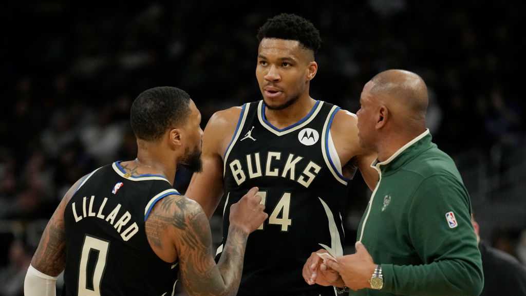 Bucks lose fourth game in a row after falling to Knicks