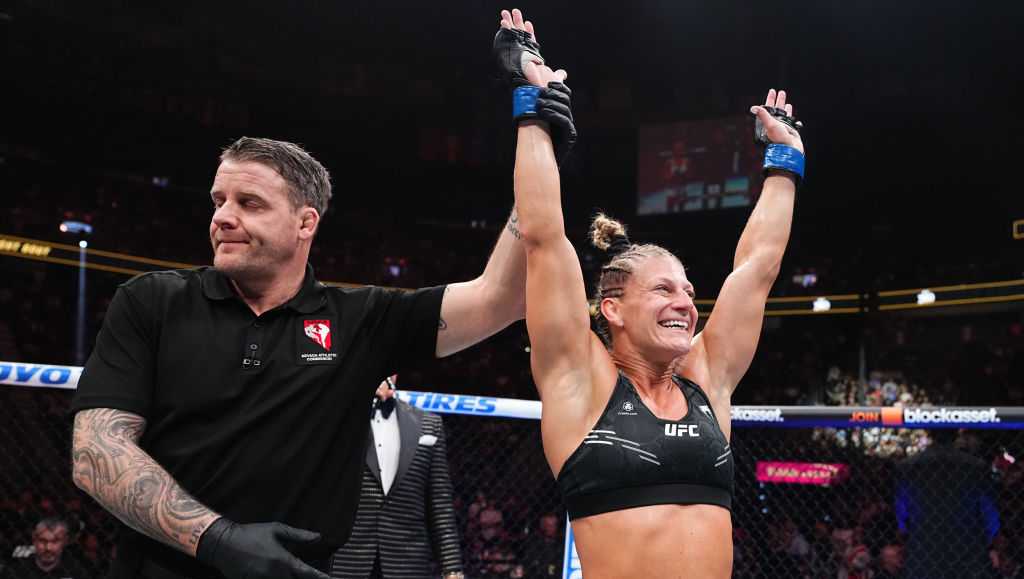 Middletown's Kayla Harrison makes big splash in UFC debut