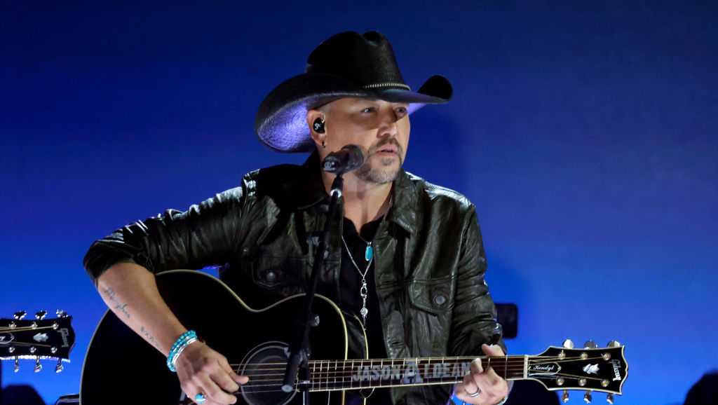 Jason Aldean honors Toby Keith in moving tribute at the 2024 Academy of ...
