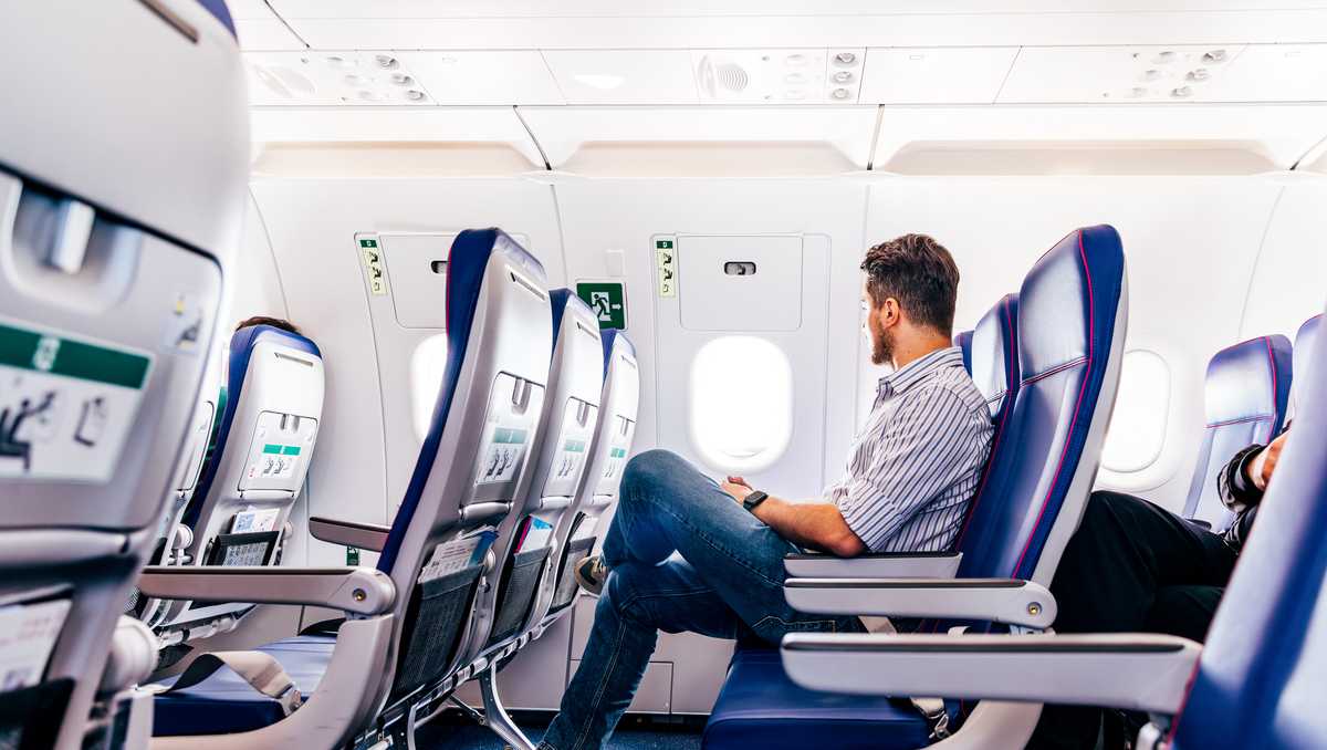 Taking a plane for Thanksgiving? Here's a guide of what to have to make ...