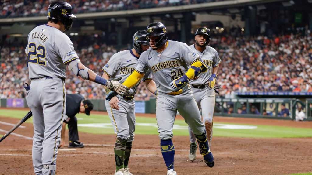 Contreras hits 7th home run of the season as Brewers beat Astros