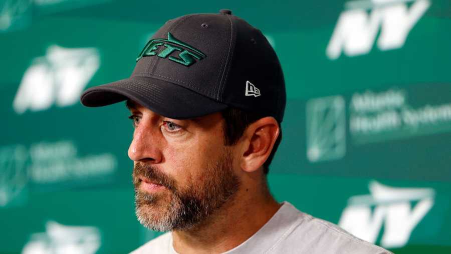 Aaron Rodgers donates money to help Thompson Fire evacuees