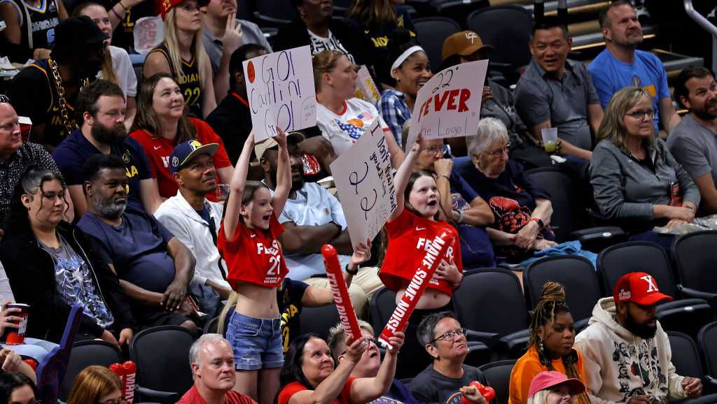 Caitlin Clark, Angel Reese among WNBA jersey sales leaders