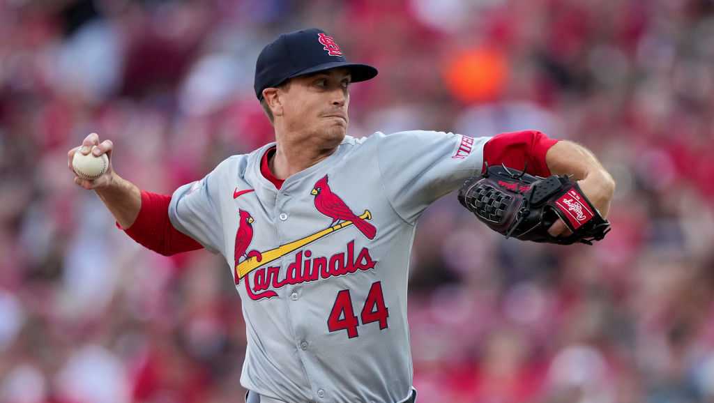 Arenado hits a 2-run homer as the Cardinals snap Reds' winning streak