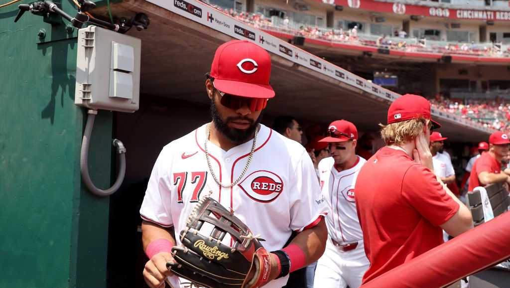 Reds' Rece Hinds wins NL Player of the Week after hot start to MLB career