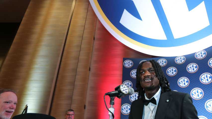 Taylen Green steps up as the new Razorbacks QB