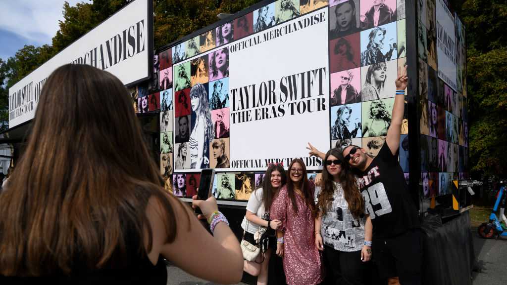 Taylor Swift fans claim they were swindled out of money for Eras Tour event