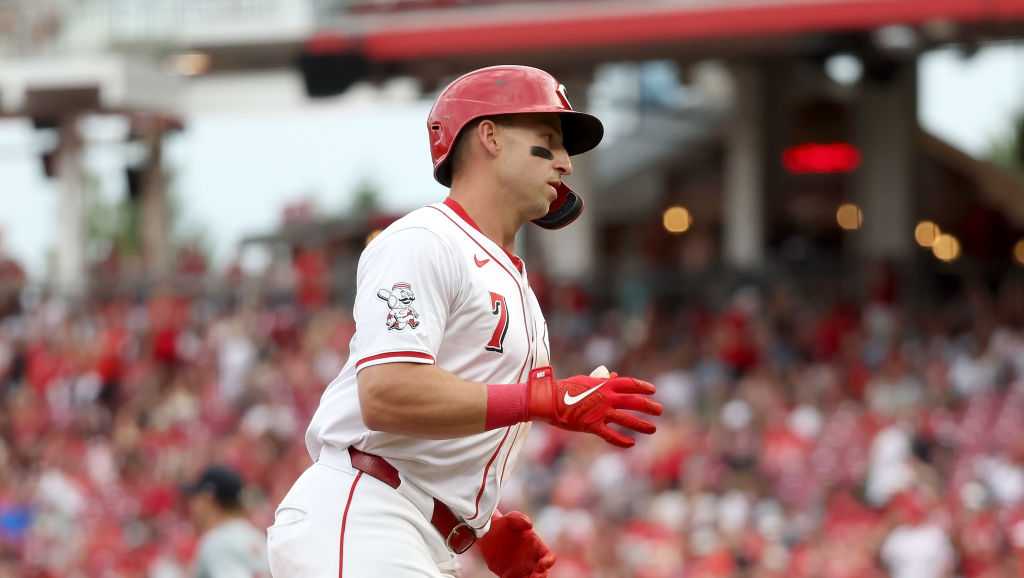 Steer homers twice and drives in 5 runs as Reds beat Cardinals 6-1 ...