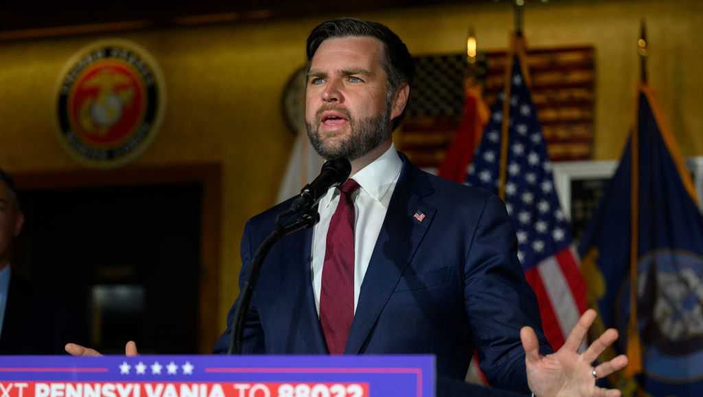 Plane carrying JD Vance forced to make emergency landing due to door ...