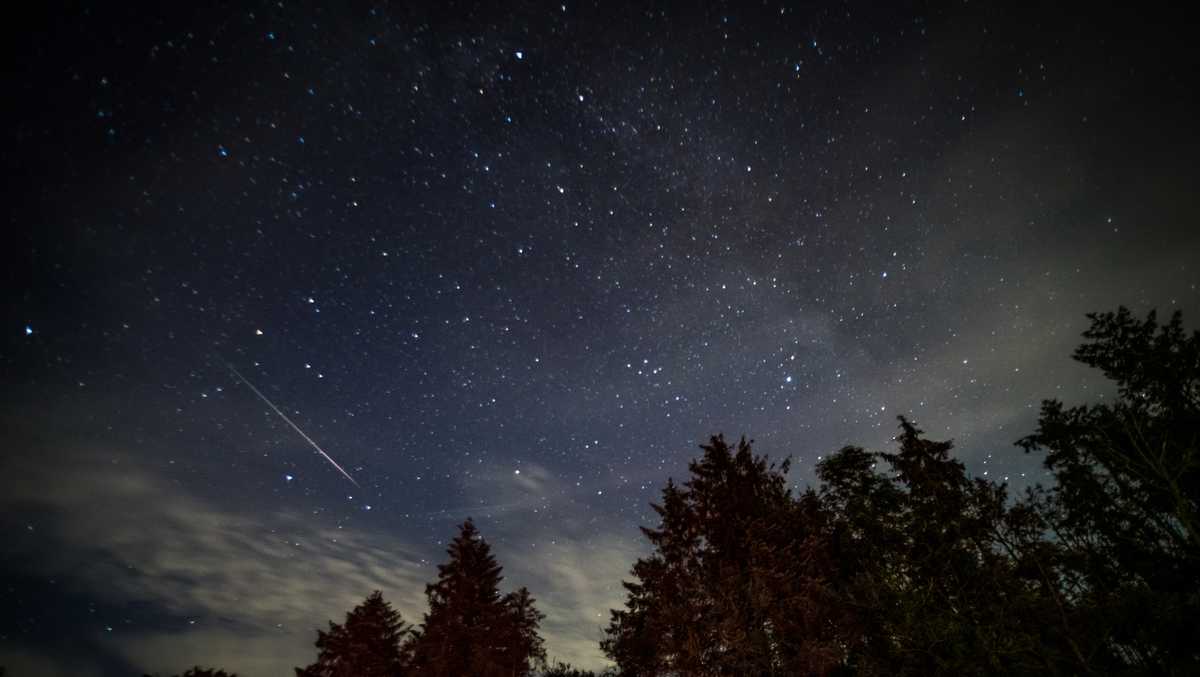 Two meteor showers peaking in October. Find out when to look up!