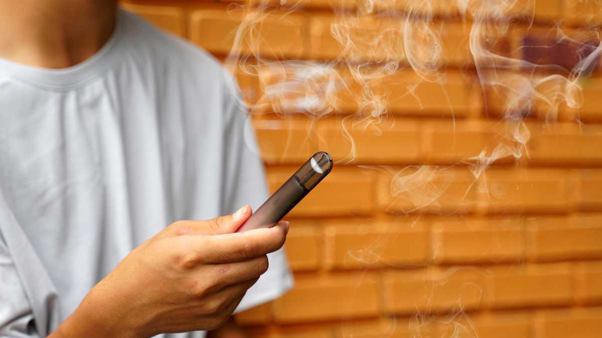 Mass. doctor addresses concerns amid new teen vaping data
